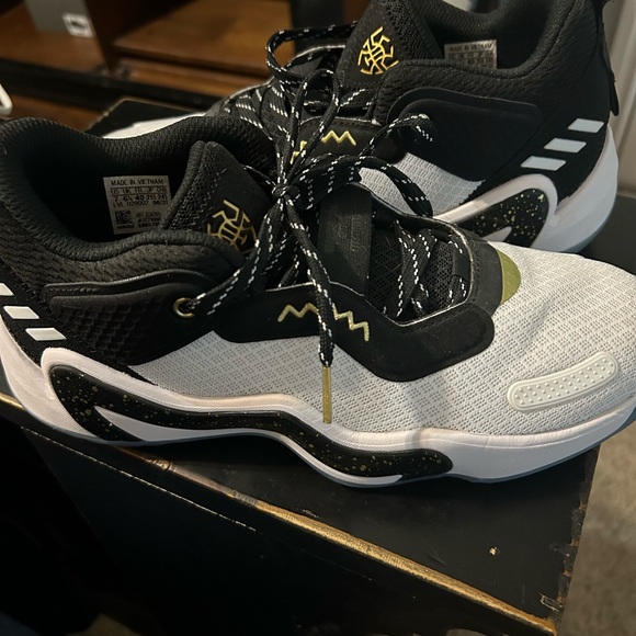 adidas | Shoes | Adidas Donovan Mitchell Basketball Shoes Don Issue 3 ...